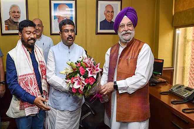 The Life of Hardeep Singh Puri - A Journey of Leadership and Impact